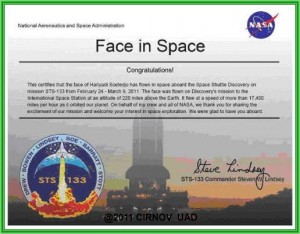 Logo CIRNOV dibawa Pesawat Ulang-alik NASA USA / Space Shuttle ...